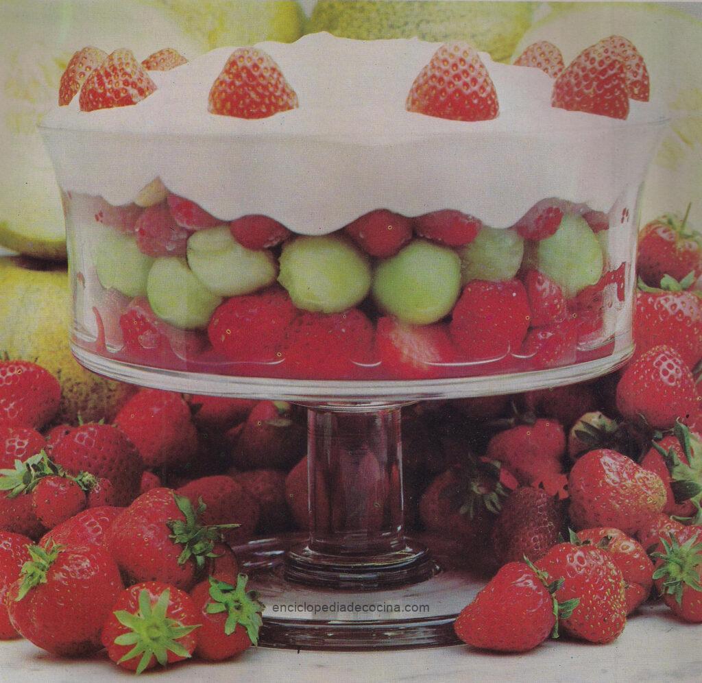 Copa helada de frutas y crema praliné - Recetas de Cocina